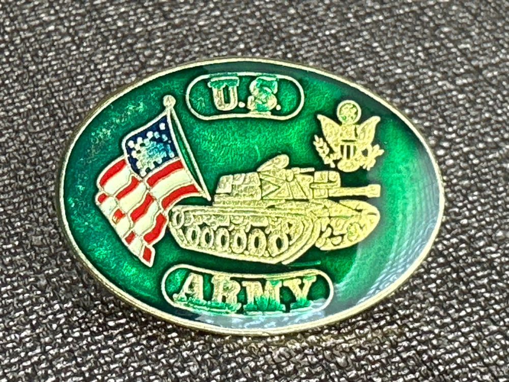 Pin US Army (Gebraucht) in Glattbrugg für CHF 1 – mit Lieferung auf ...