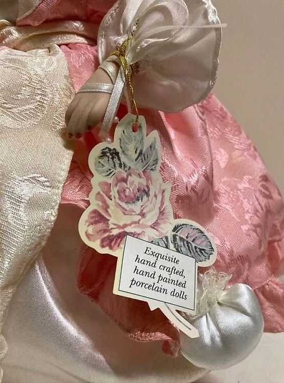 Porzellanpuppe (Exquisite hand crafted, hand printed) (Gebraucht) in ...