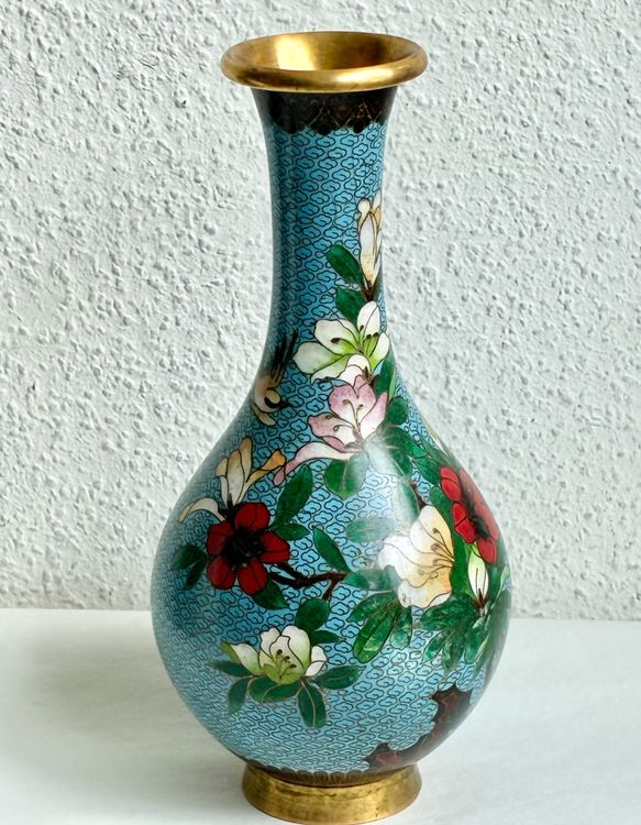 Cloisonnée Vase in Hellblau mit Blumenmuster/Goldrand (Gebraucht) in ...