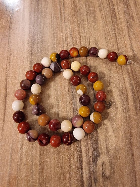 1 Strang Natursteinperlen Mookait 8-8,50 mm (Neu (gemäss Beschreibung ...