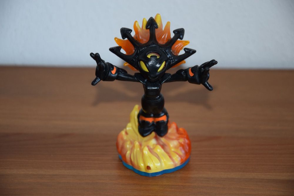 Skylanders Figur: Smolderdash Lightcore (level 11 + upgrade) (Gebraucht ...