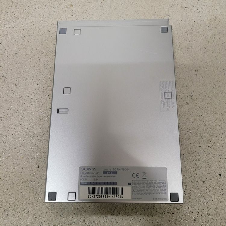 PS2 Konsole + 1 Controller 6F | Kaufen auf Ricardo