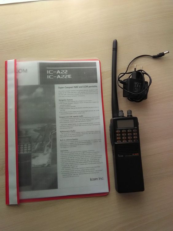 iCom IC-A22E VHF Air Band Transceiver | Kaufen auf Ricardo