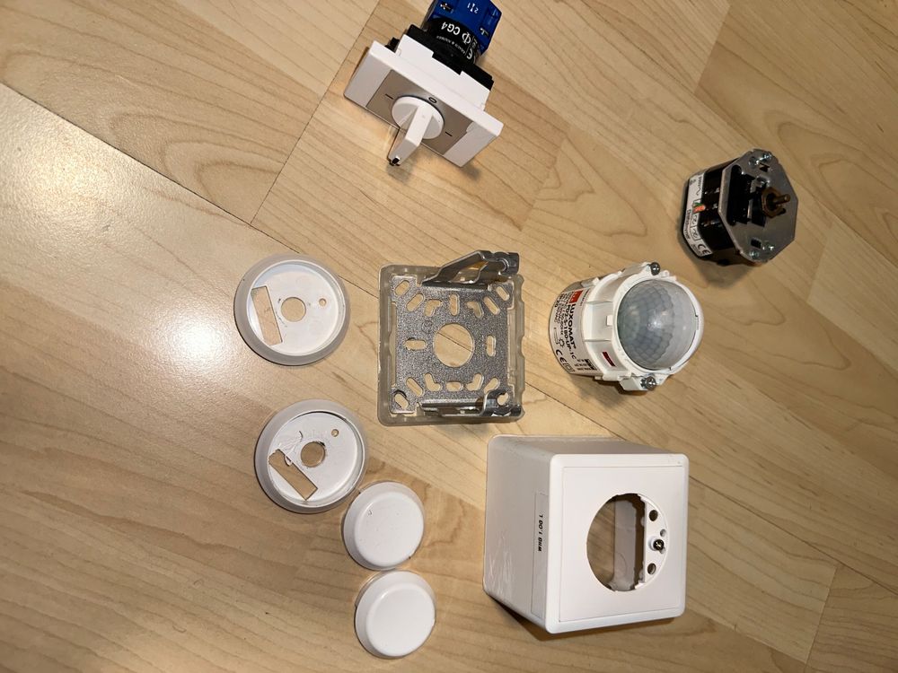 Elektromaterial 1 (Gebraucht) in niederhasli für CHF 5 – mit Lieferung ...