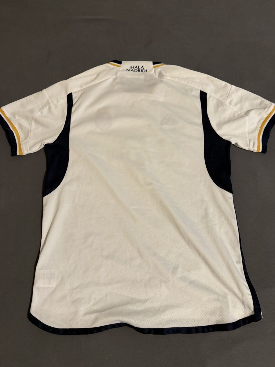 Real Madrid Heimtrikot 2022/2023, Grösse M (Gebraucht) in Muri b. Bern ...