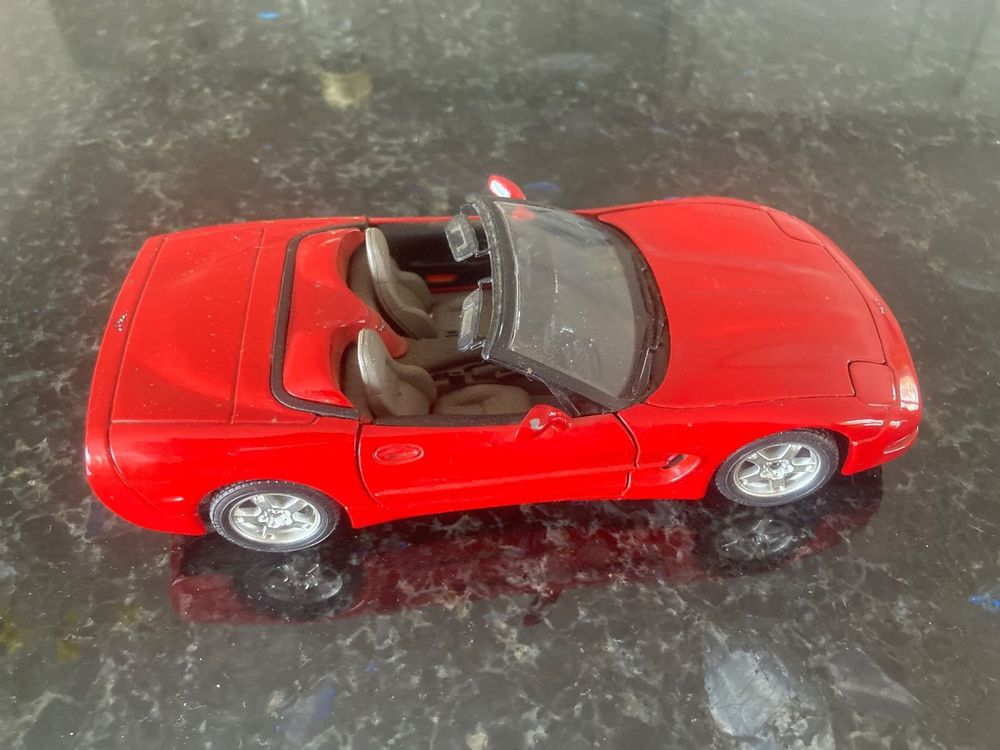 Chevrolet Corvette 1997 1/24 Burago Modelauto Metall Guss (Neu (gemäss ...