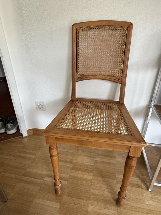 Stuhl mit Wiener Geflecht, defekt (Defekt) in Zürich für CHF 15 – nur ...
