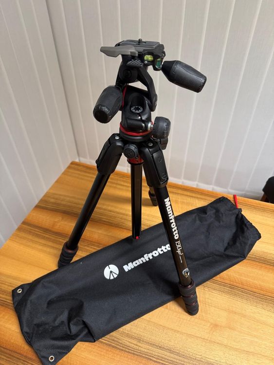 Manfrotto 190go (Metall) (Gebraucht) in Altendorf für CHF 90 – mit ...