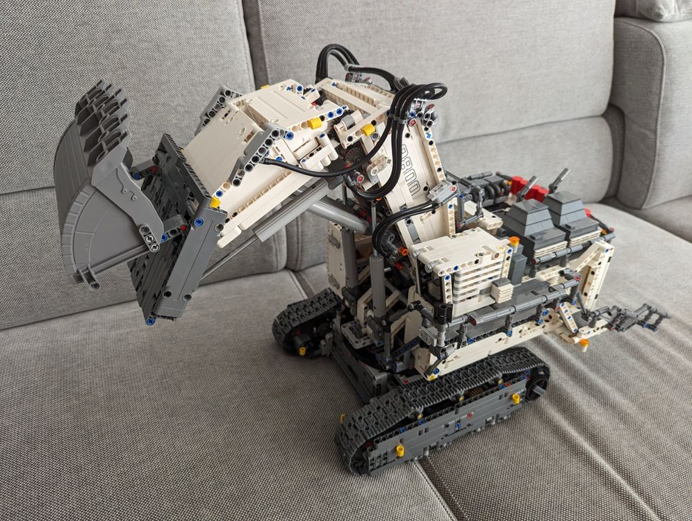 LEGO Technic 42100 Liebherr Bagger R9800 | Kaufen auf Ricardo