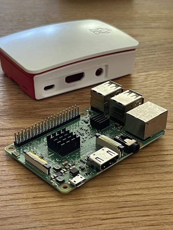 Raspberry Pi 3 Model B V1.2 2015 mit Kühlkörper & Gehäuse | Kaufen auf ...