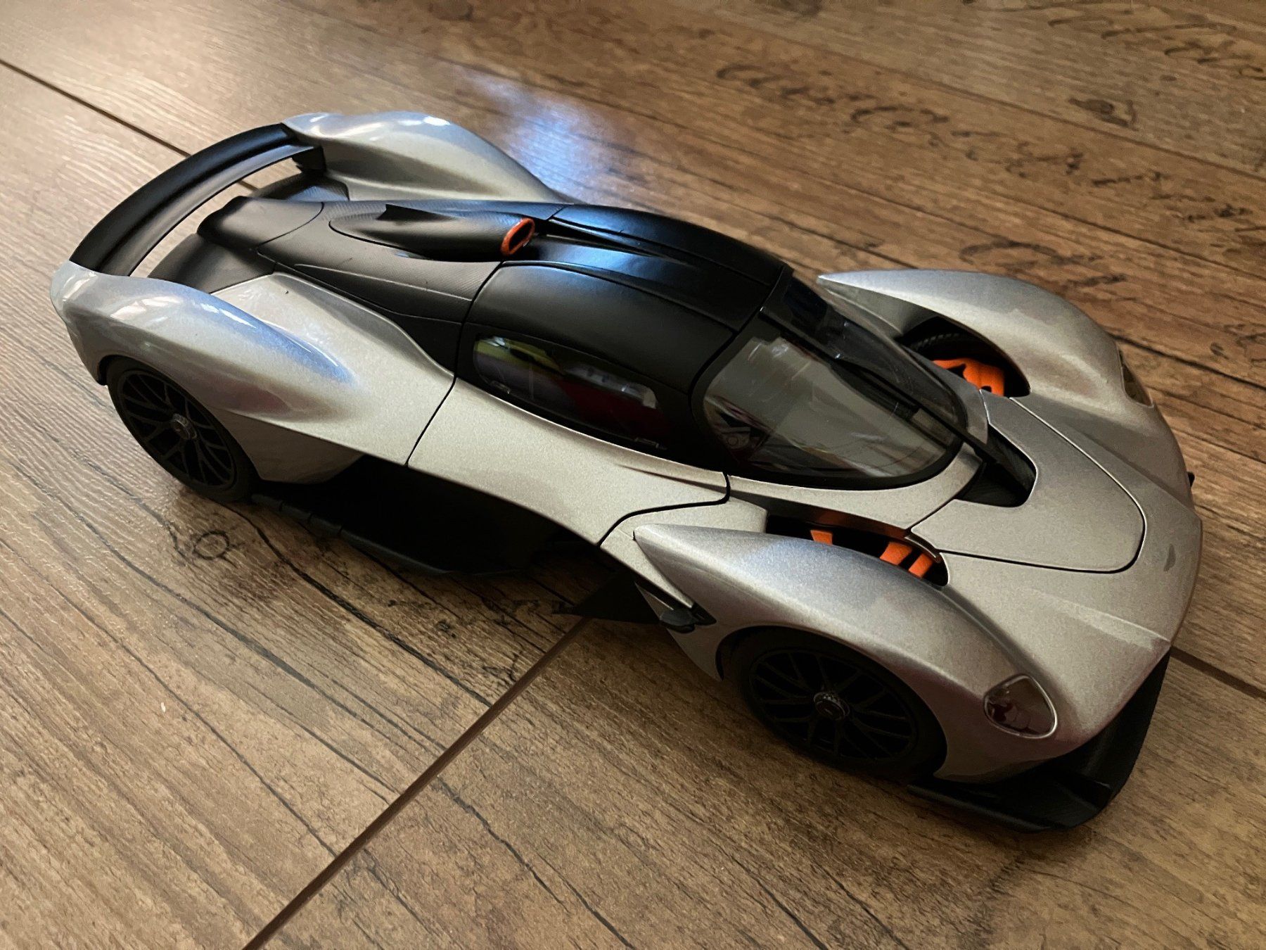 Aston Martin Valkyrie 1:18 von Maisto (Neu (gemäss Beschreibung)) in ...