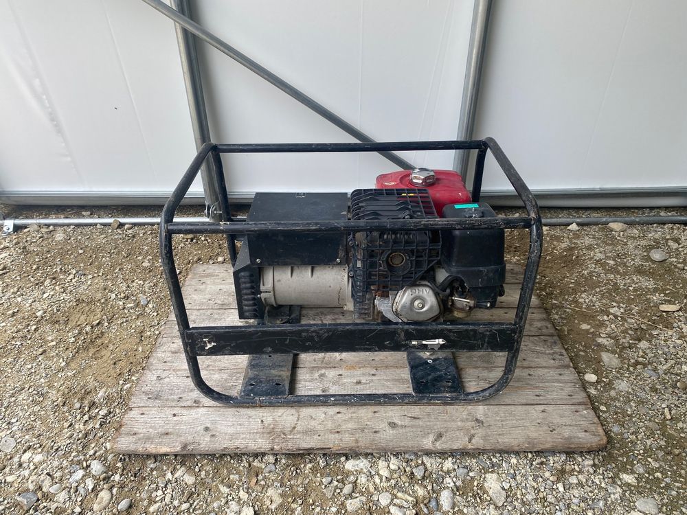 Generator / Stromaggregat Honda EC5000 (Nr. 2) ab 1.- (Gebraucht) in ...