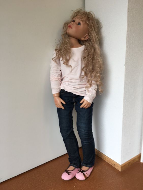 Künstlerpuppe Monika Peter-Leicht, 105 cm gross, stehend (Neu (gemäss ...