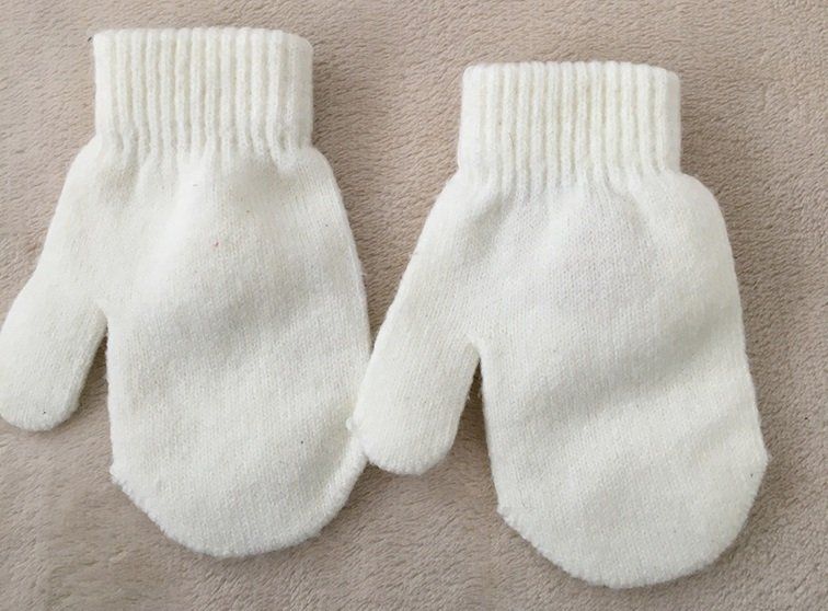 Baby Handschuhe (12-24 Monate) (Gebraucht) in Grüningen für CHF 3 – mit ...