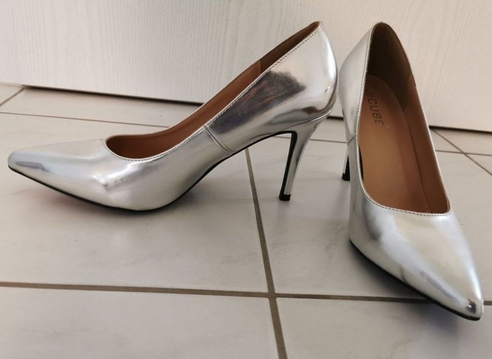 High Heels Gr. 40 (Neu (gemäss Beschreibung)) in für CHF 30 – mit ...