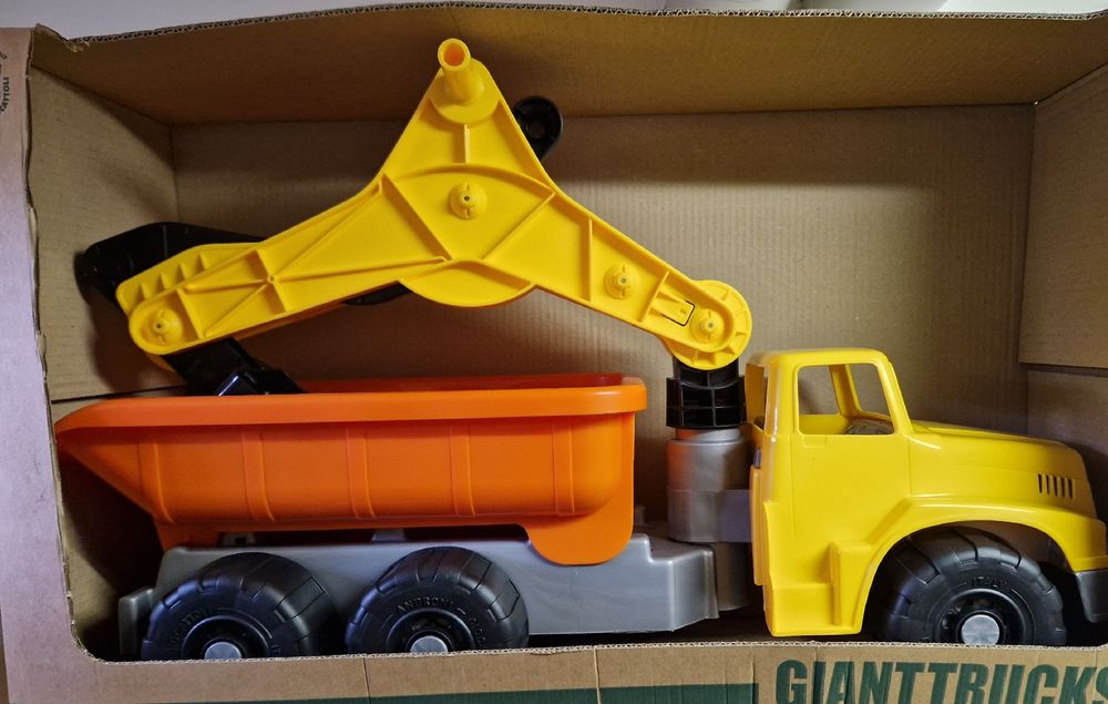 Robuster Kipplaster für Kinder (Neu und originalverpackt) in Wetzikon ...
