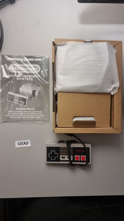 Nintendo Entertainment System (NES) Mini + Manette (Neu (gemäss ...