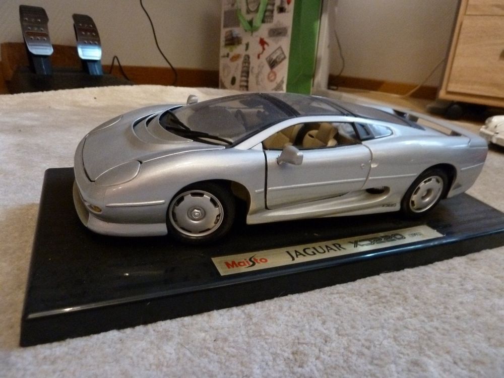 Maisto Jaguar XJ220 1992 1:18 (Neu (gemäss Beschreibung)) in Hünikon für CHF 35 – mit Lieferung ...