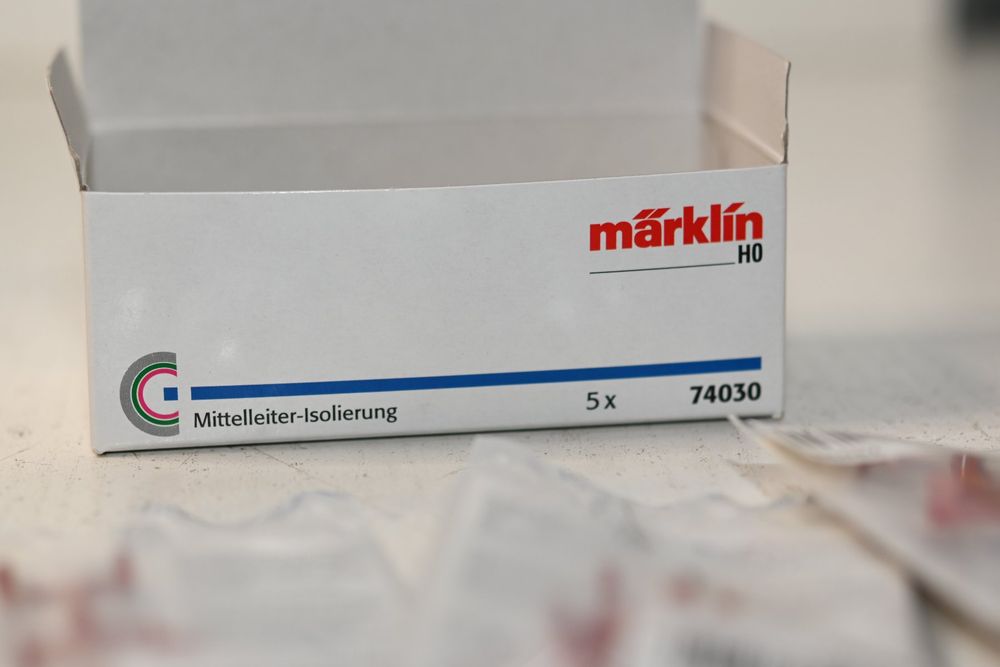 Märklin Mittelleiter Isolierung 74030 mit OVP 5er Packung | Kaufen auf ...