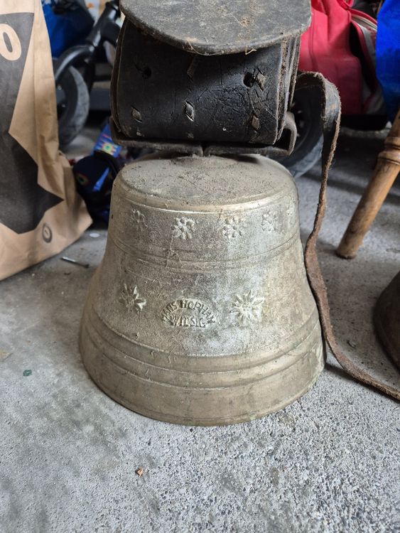 Originale Kuhglocke mit Riemen, Schweizer Handarbeit. (Gebraucht) in Trimmis für CHF 70 – mit ...