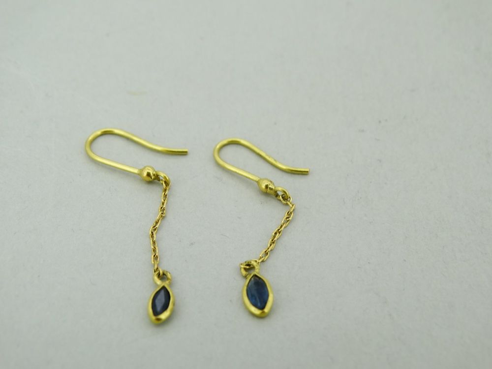 Filigrane Gold 750 Ohrhänger mit Saphiren ? | Kaufen auf Ricardo