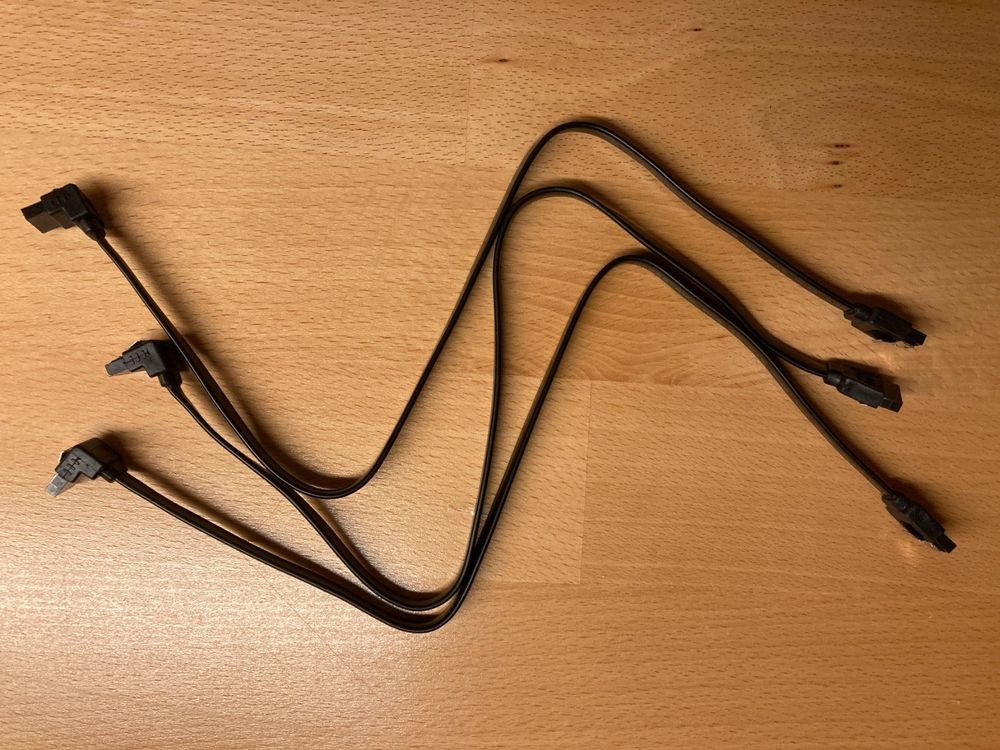 3x SATA III Kabel, 40cm, 0 und 90 Grad | Kaufen auf Ricardo