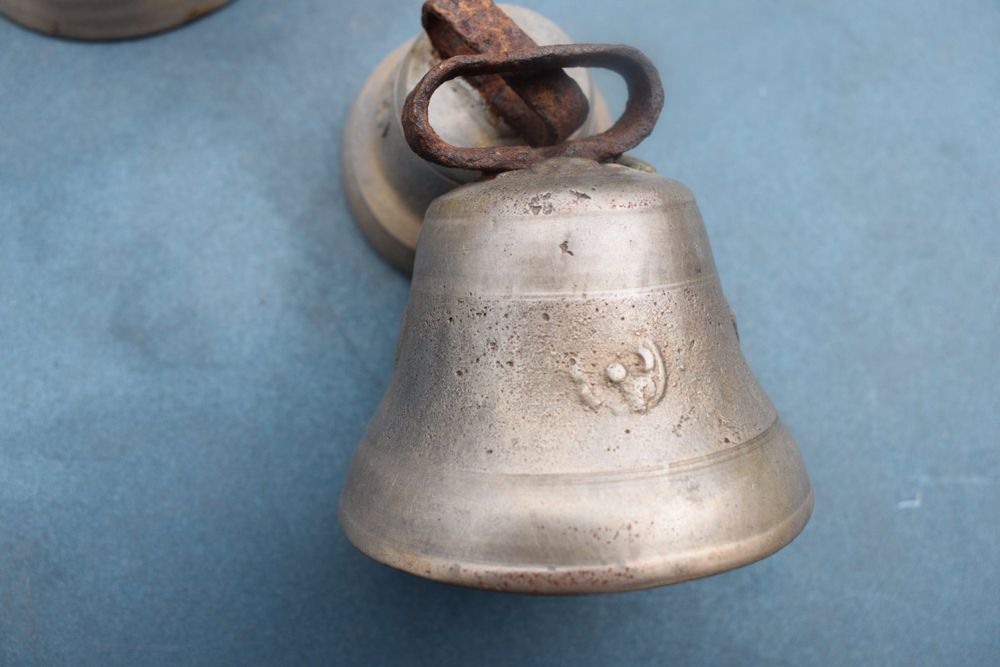 Ein Lot Bronze Glocken Schweiz (Gebraucht) in für CHF 28 – nur Abholung ...