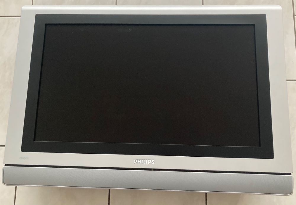 Philips TV 32 PF9966/10 mit FB und Wandhalterung, Bild 80 cm | Kaufen ...