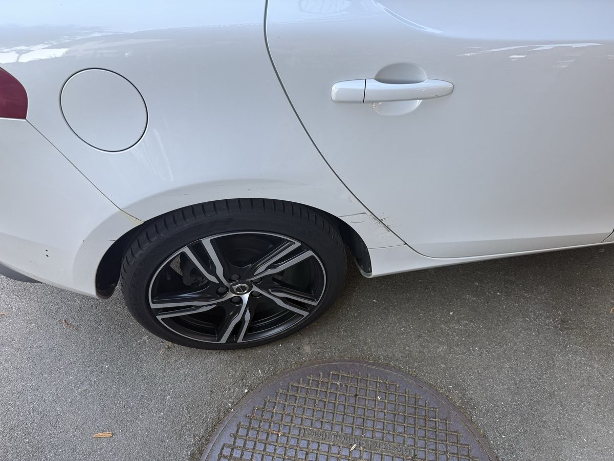 2017 Volvo V40 2.0 D2 Kinetic R-Design (Gebraucht) in Spiez für CHF ...