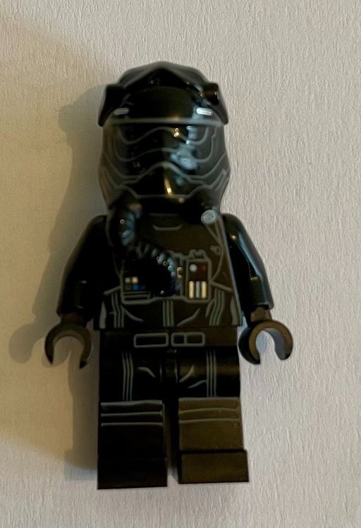 Lego Minifigur Star Wars sw0902 - First Order TIE Pilot (Gebraucht) in ...