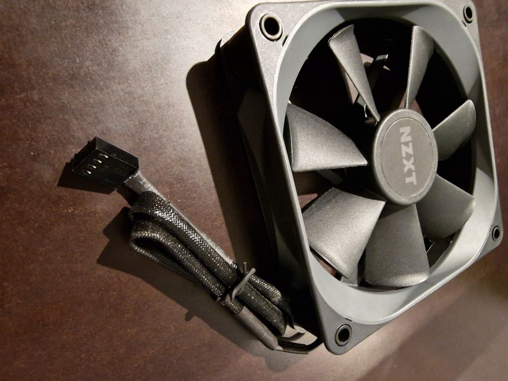 3 NZXT 120mm Fans schwarz 4pin | Kaufen auf Ricardo