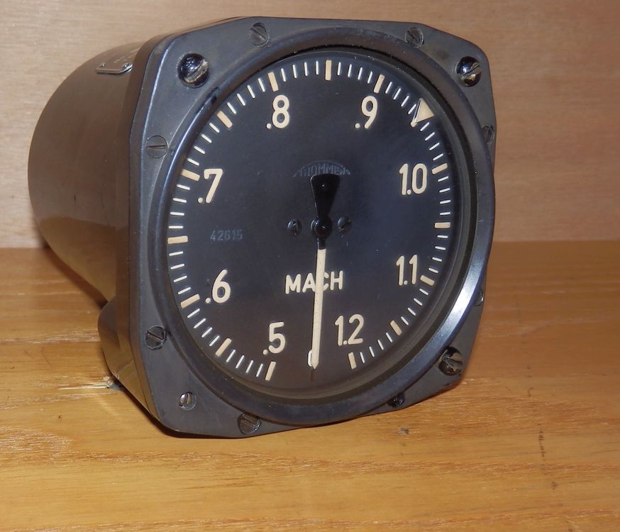 Machmeter (Geschwindigkeitsmesser) für P-16 Flugzeug (Neu (gemäss Beschreibung)) in Effretikon ...