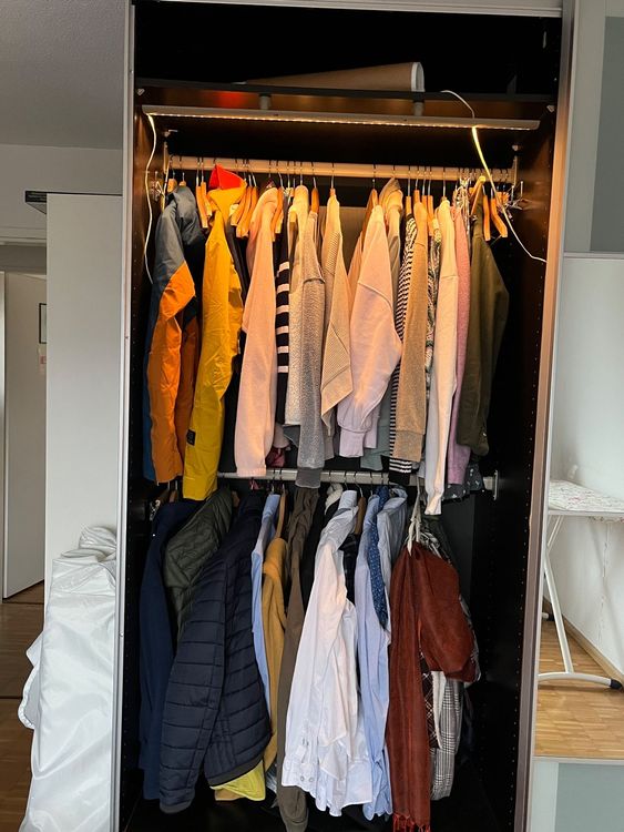 Grosser IKEA Pax Schrank mit Schiebetüren (200x66x236) (Gebraucht) in ...