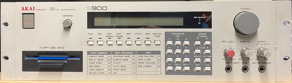 AKAI Sampler S900 mit vielen Sounds (Gebraucht) in Wirzweli für CHF 505 ...