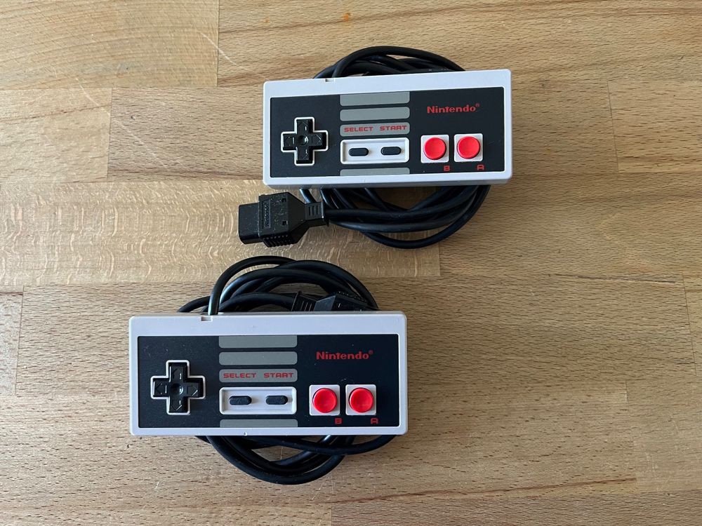 2 originale Nintendo NES Controller vintage (Gebraucht) in Thalwil für ...