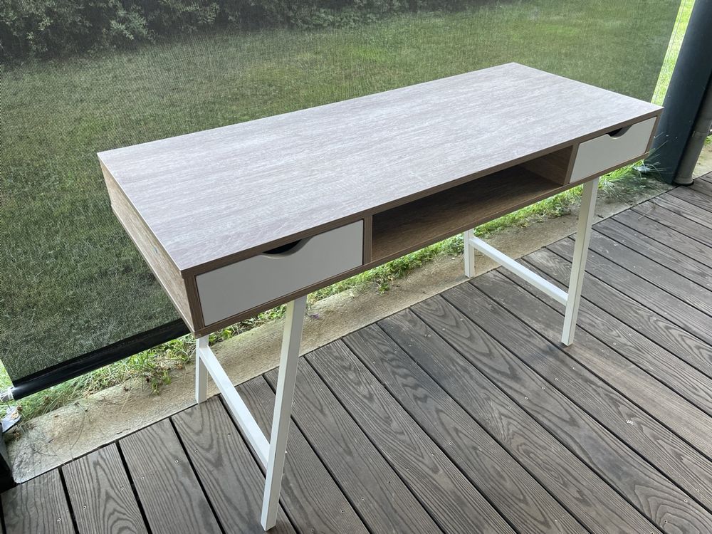Schönes Pult mit 2 Schubladen (Gebraucht) in Zürich für CHF 55 – nur ...