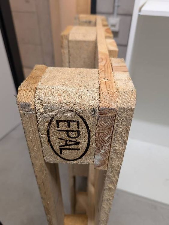 Gratis Palette zur Abholung (Gebraucht) in Binningen für CHF 1 – nur Abholung auf Ricardo kaufen