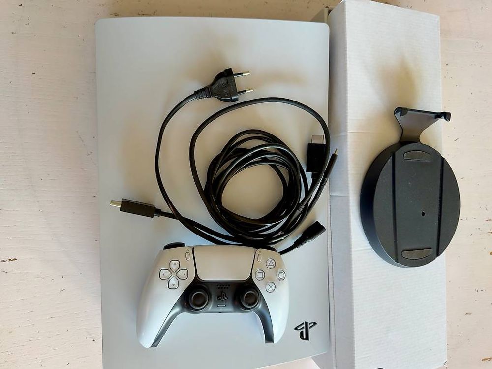 PS5 digital mit allen Kabeln, Controller und OVP (Gebraucht) in Meilen ...