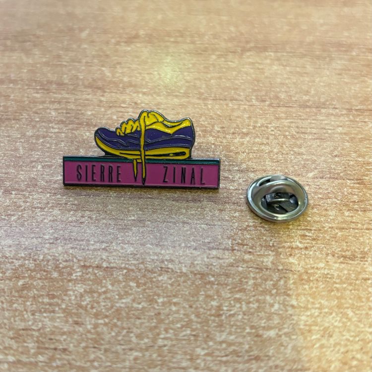 🎽 Pin's Sierre-Zinal Chaussure – Logo 1989-1993 (Gebraucht) in Fétigny ...