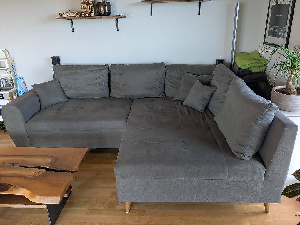 Ecksofa Capstone in Microfaser grau 249 x 175 cm (Gebraucht) in Pfäffikon ZH für CHF 250 – nur ...