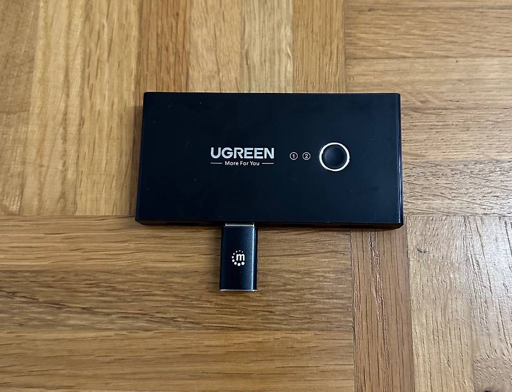 KVM UGREEN USB Sharing Switch Box (2 In 4 Out) (Gebraucht) in Zürich ...