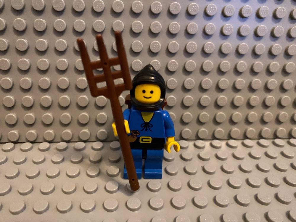 Lego Ritter - Minifigur Bauer (Gebraucht) in Horw für CHF 9.5 – mit ...