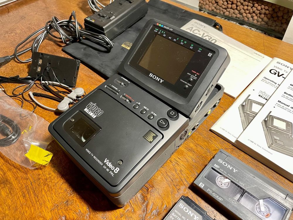 Sony Video 8 Walkman GV-8E (Defekt) in für CHF 54 – mit Lieferung auf ...