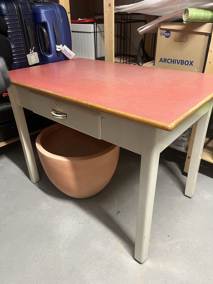 50er Jahre Holztisch mit Schublade (D'occasion) à Zürich pour CHF 100 ...