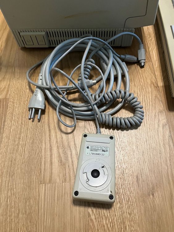 Apple Macintosh SE 1 Mbyte RAM 800 K Drive (Gebraucht) in Adliswil für ...