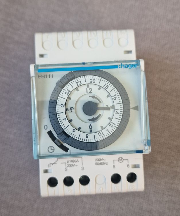 Hager EH111 Schaltuhr analog (Gebraucht) in Grächen für CHF 29 – mit ...