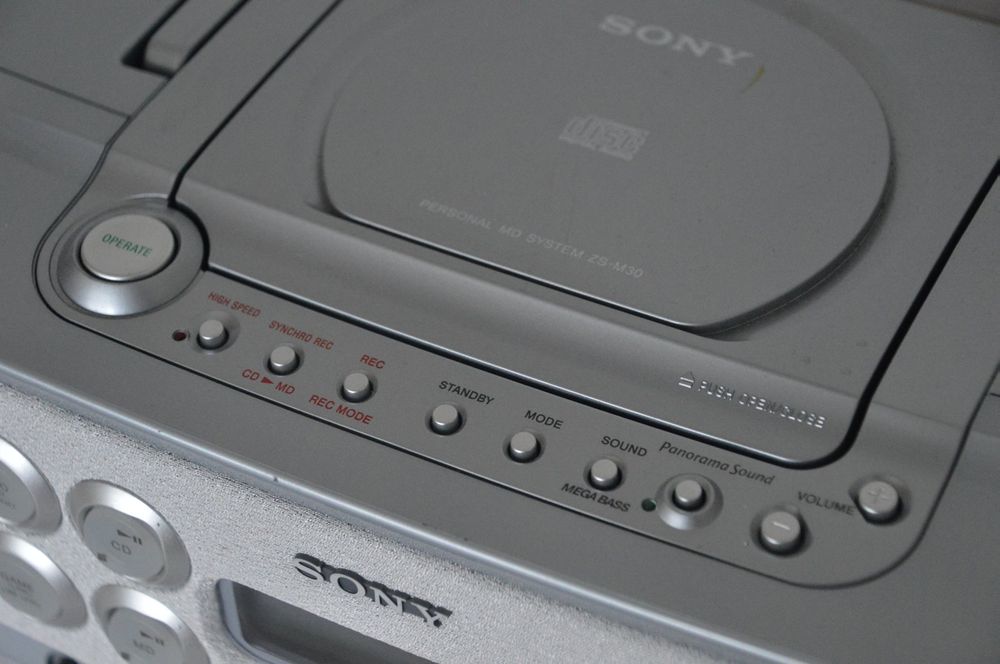 Boombox Sony ZS-M30 Portable MiniDisc / CD Radio (Gebraucht) in Collonges für CHF 160 – mit ...