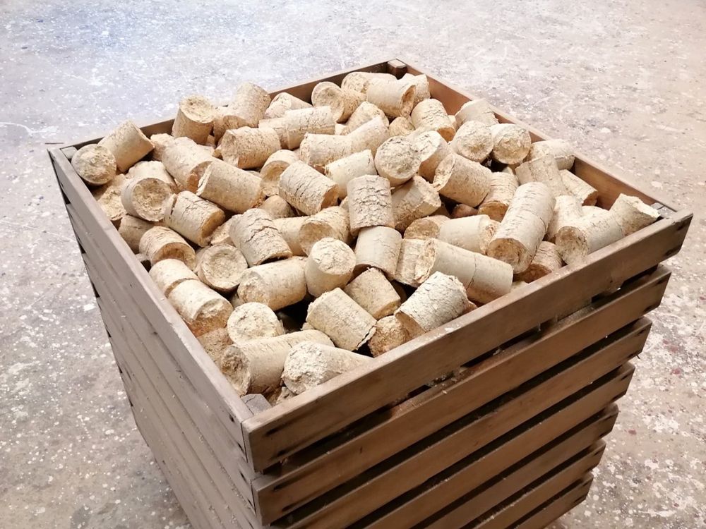 Brikett Aktion wie Brennholz (Gebraucht) in Au TG für CHF 58 – nur ...