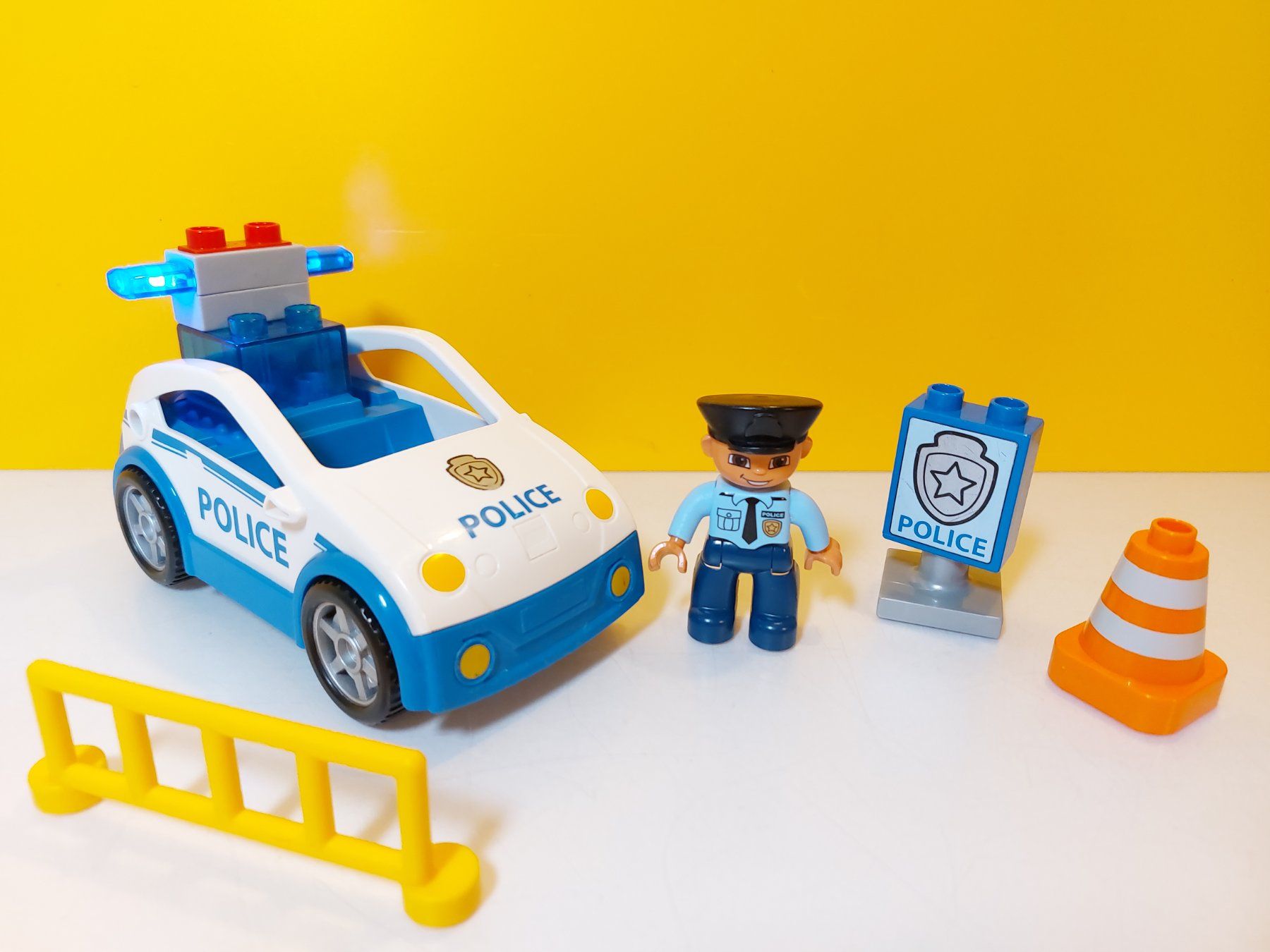 Lego Duplo 4963 Polizeistreife mit Licht und Ton (komplett) (Gebraucht) in St.Gallen für CHF 24 ...