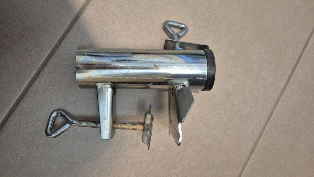 Schirmhalterung für Geländer, Tisch oder ähnliches (Gebraucht) in Glis ...